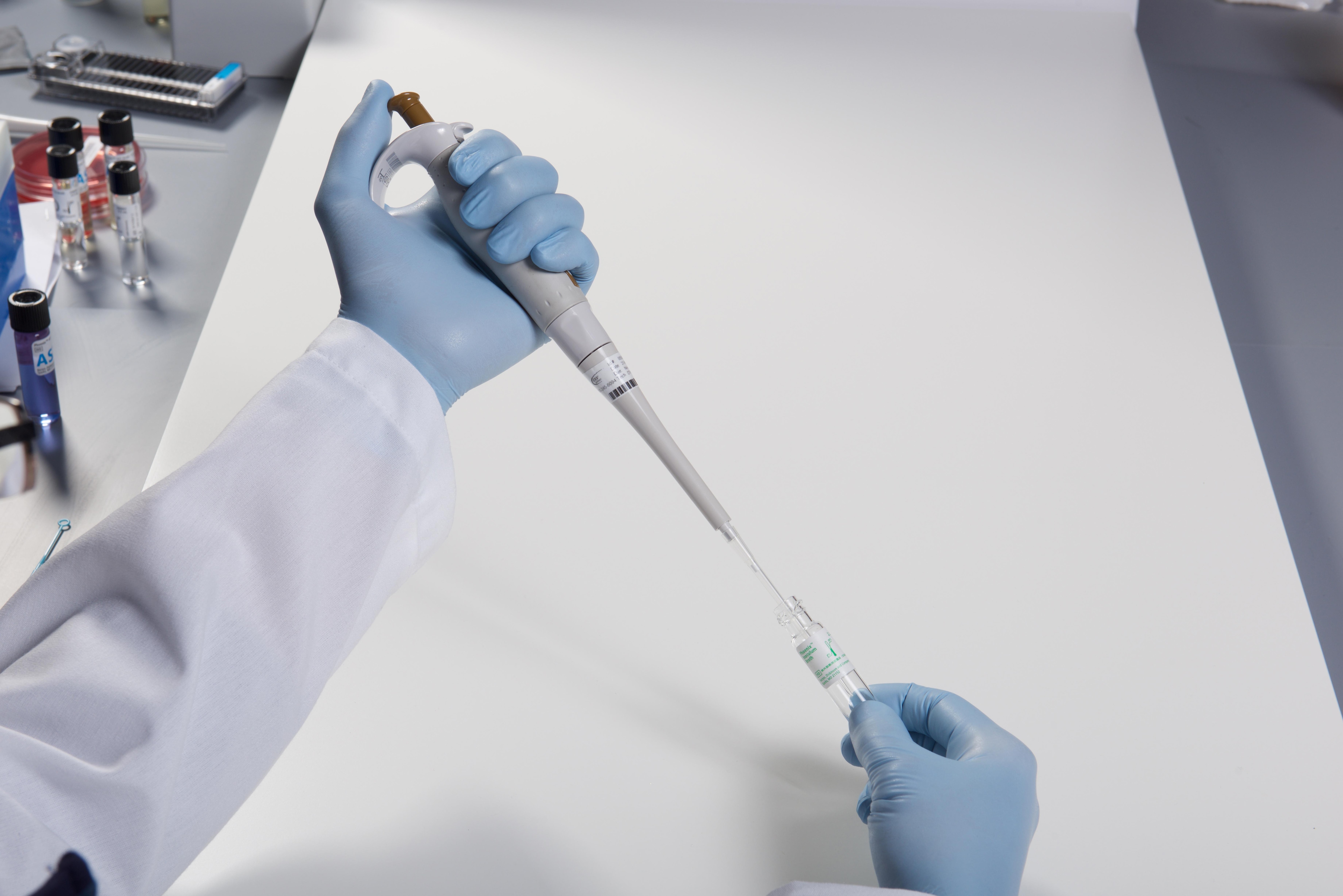 BD フェニックス™ ピペットチップ フィルター付き - 448037 | BD