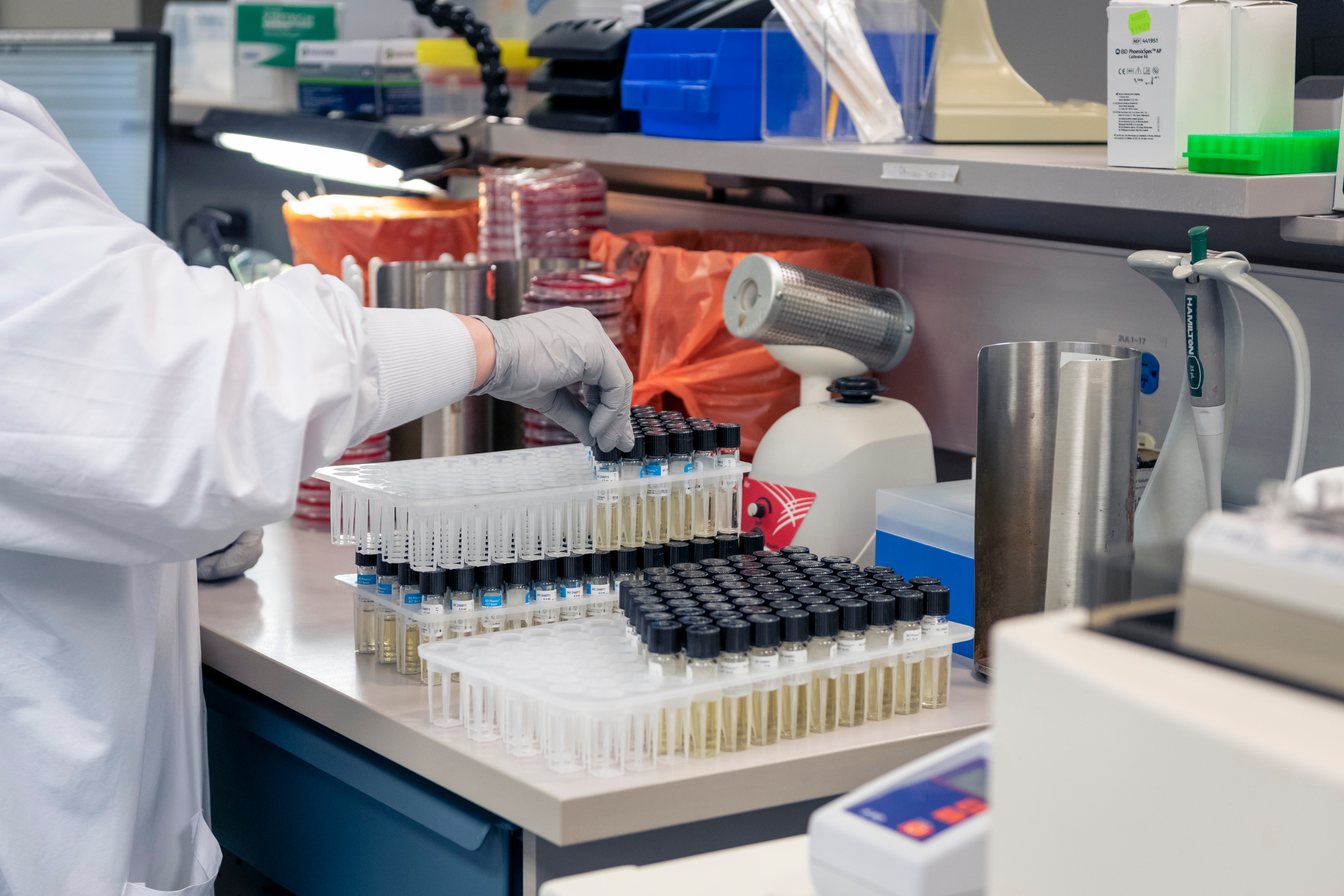 BD Phoenix™ broths and reagents